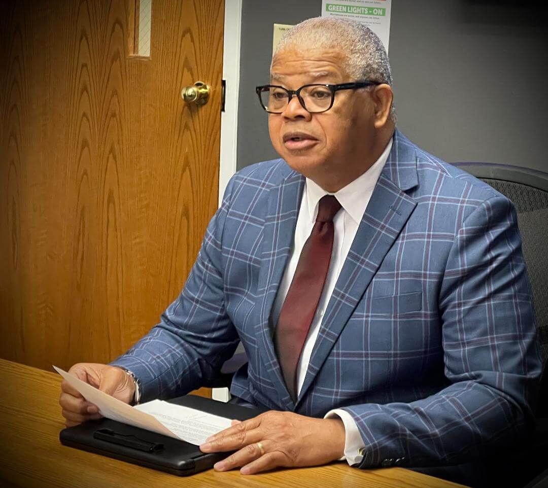 Eight City Commission Hopefuls Press Their Case - LkldNow