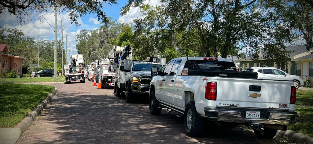 Hurricane-Bucket-trucks - LkldNow