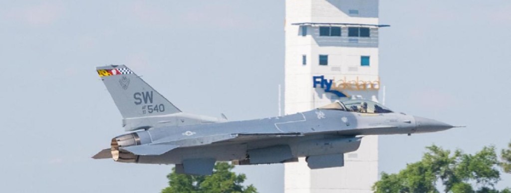 airportjettower - LkldNow