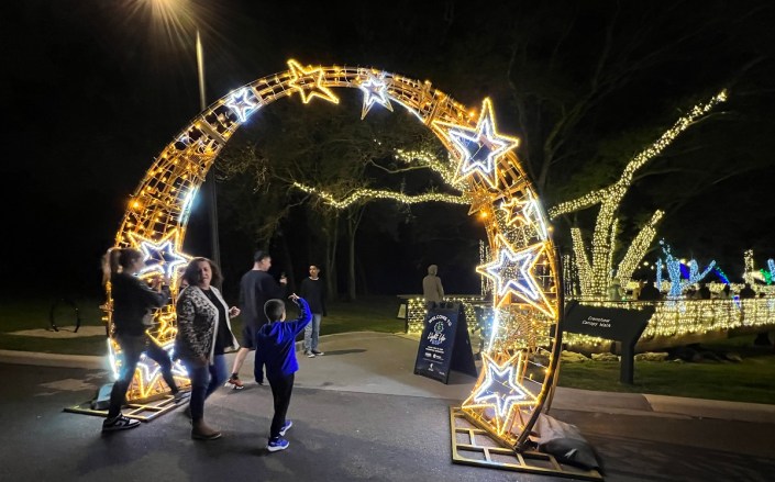 Bonnet Springs Park Transforms Into Sparkly Wonderland - LkldNow