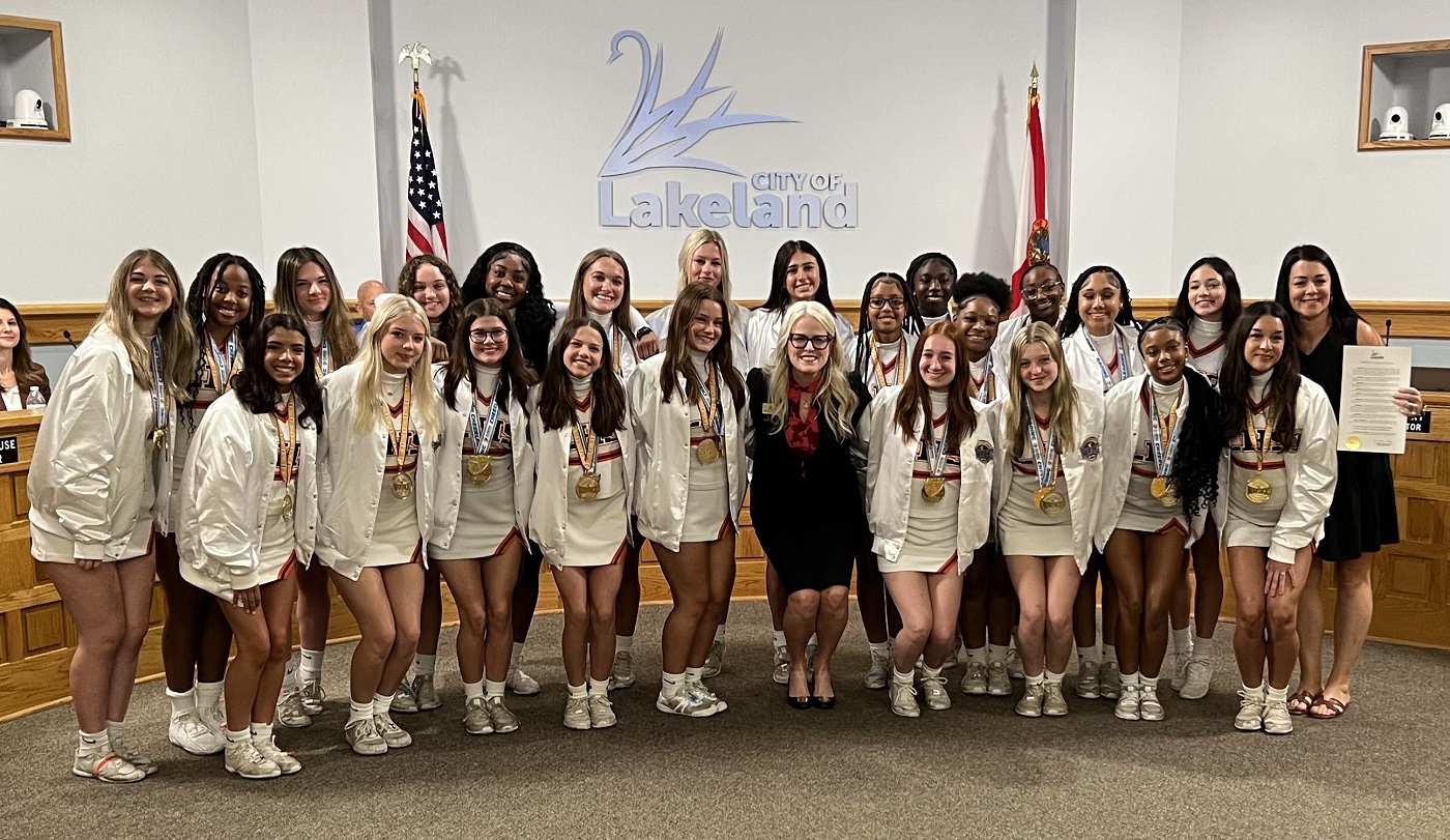 Lakeland High School Cheerleaders Honored By City Commission - LkldNow