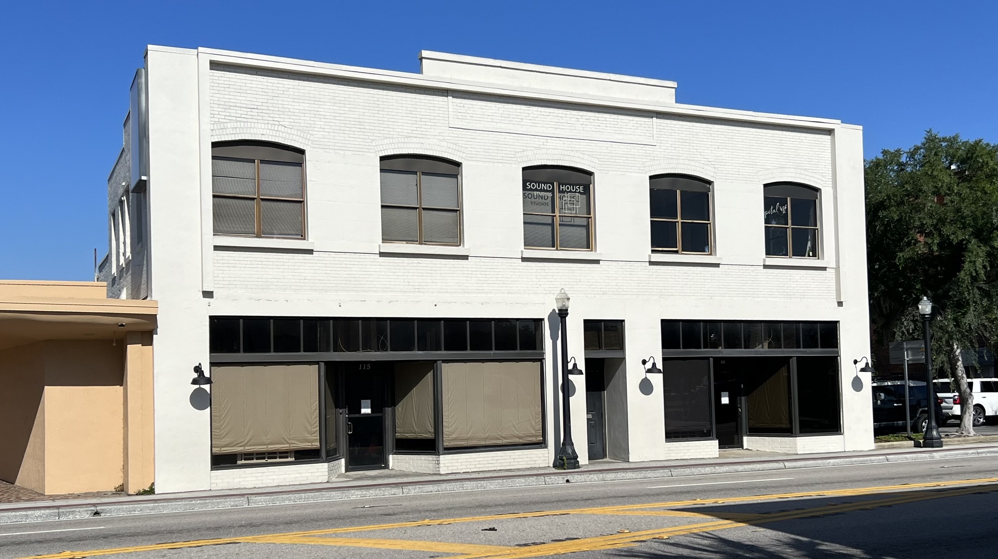 Painted Building - LkldNow
