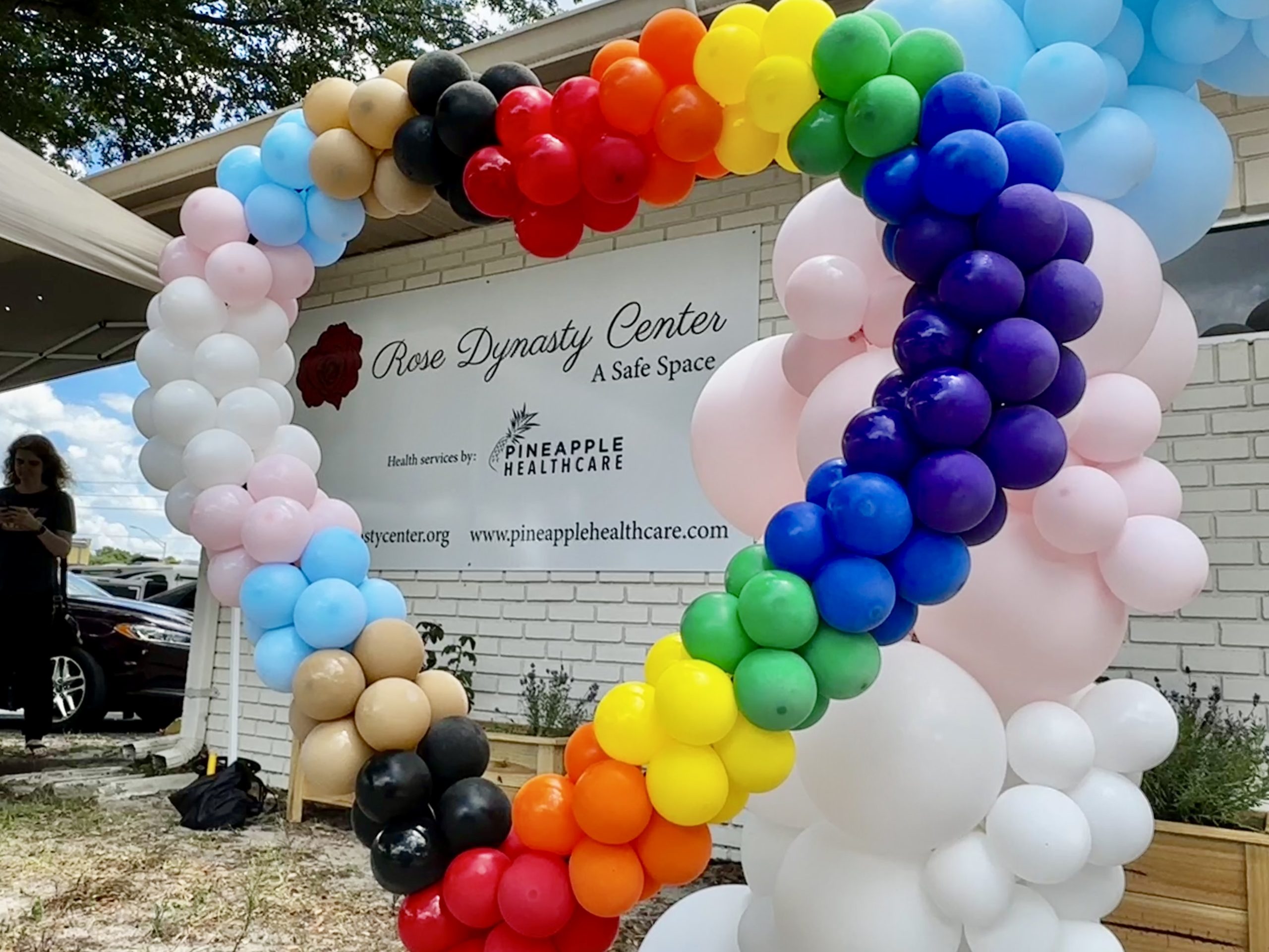 Rose Dynasty Center 1 - LkldNow