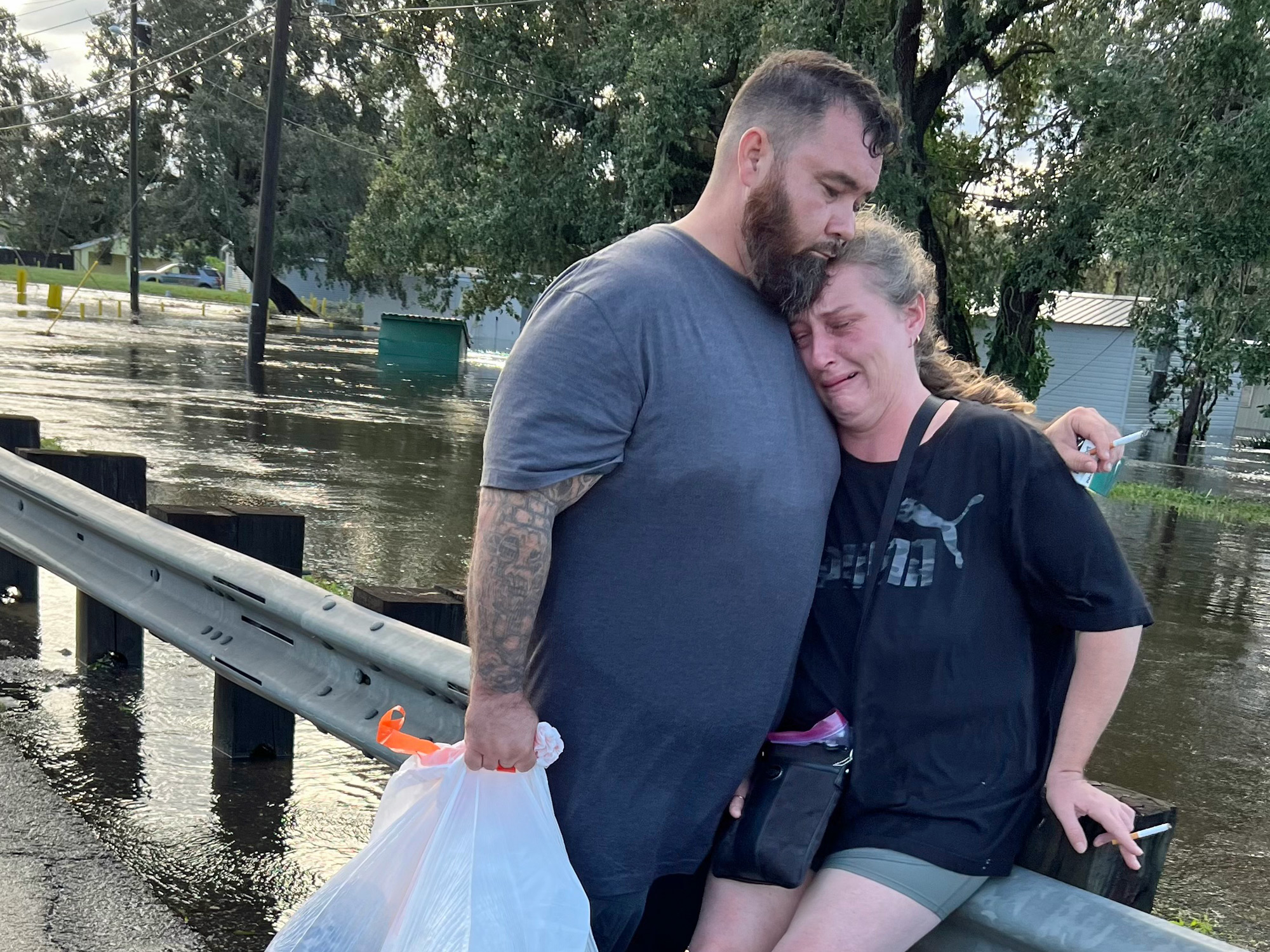 Woman Struggles in Vain to Reach Ailing Father During Storm - LkldNow